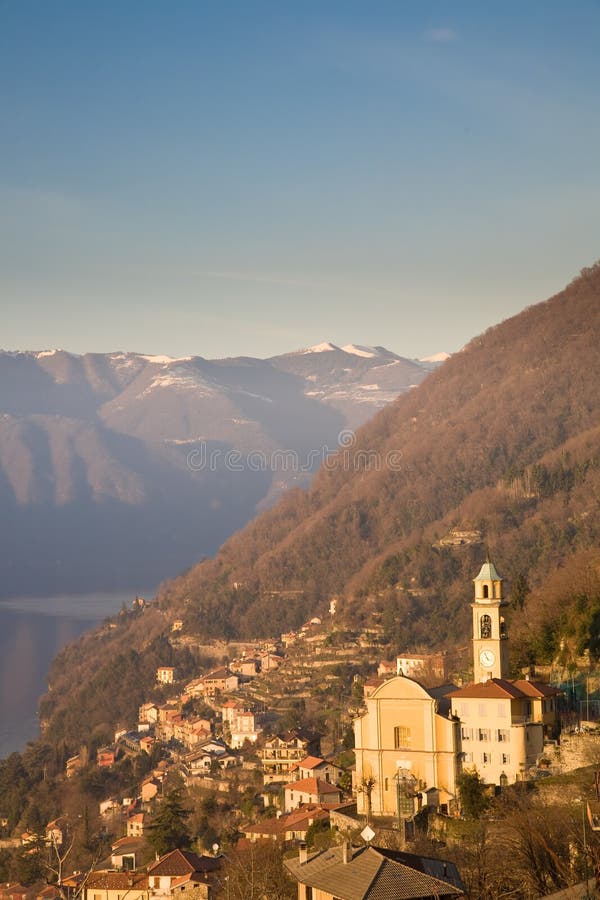 See Como stockbild. Bild von alpen, nord, kirche, italien - 7633609