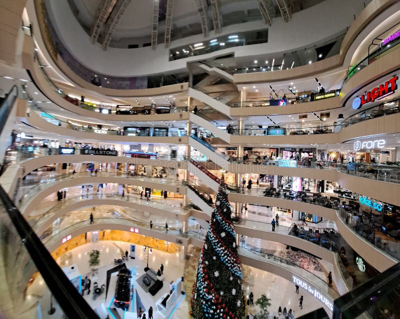 See a Crowded Place that is so Crowded but this Self is Lonely ...