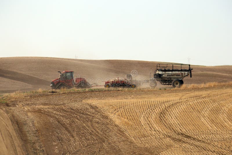 Seeding in Saskatchewan editorial image. Image of farm - 150155680