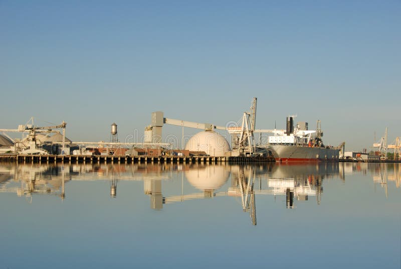 Seehafen-Reflexion, Kanal Von Stockton Stockfoto - Bild von marine ...