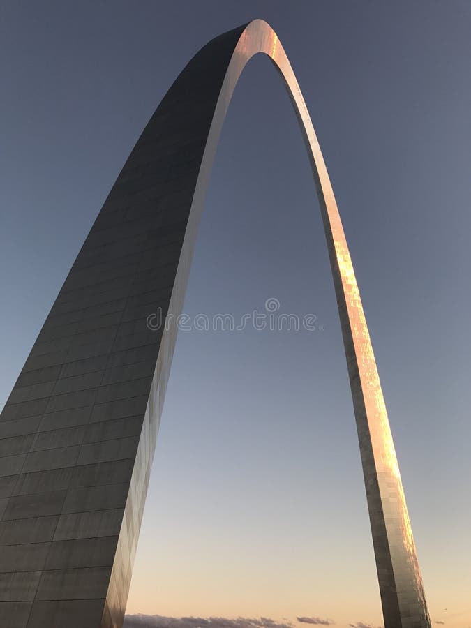 St. Louis Arch during Sunset Editorial Stock Image - Image of arch ...
