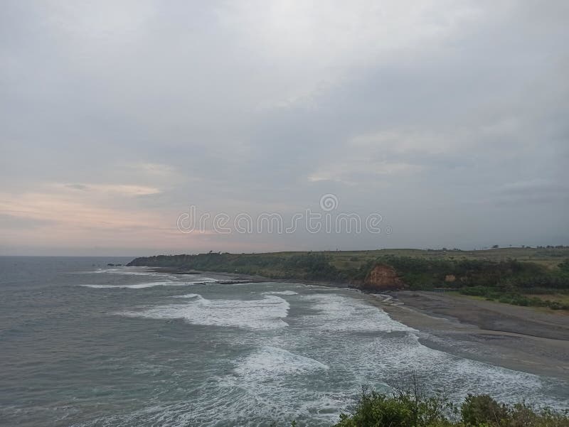 Seeing the Wide Expanse of Waves on the Shoreline Stock Image - Image ...