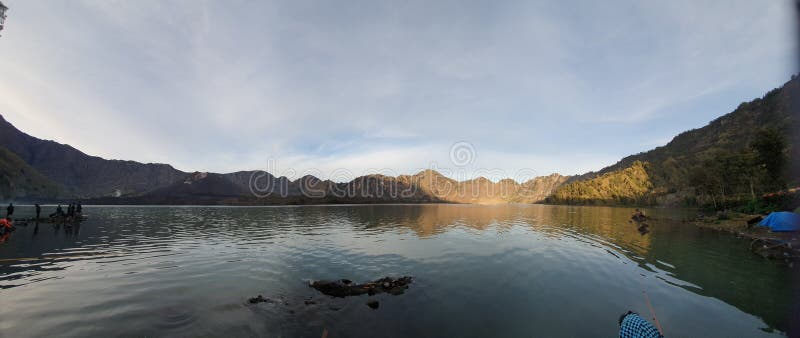 Segara anakan rinjani mt. foto de archivo. Imagen de horizonte - 251418866