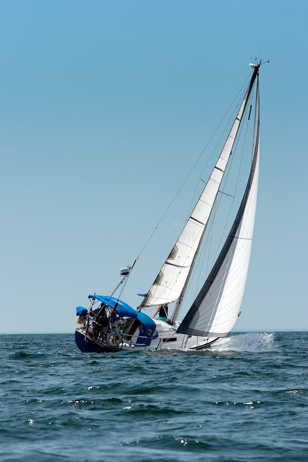 Segelboot stockfoto. Bild von ferien, erholung, marine - 10607618