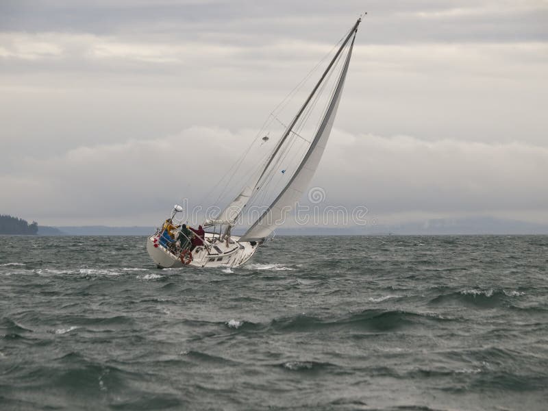 Segelboot-Rennen in Einem Winter-Sturm Stockbild - Bild von takelung ...