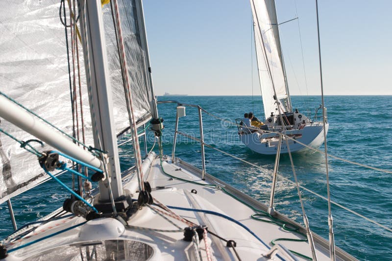 Segelboot-Rennen In Einem Winter-Sturm Stockbild - Bild von marine ...