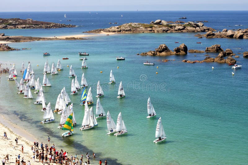 Segelbootrennen redaktionelles foto. Bild von westen - 76352256