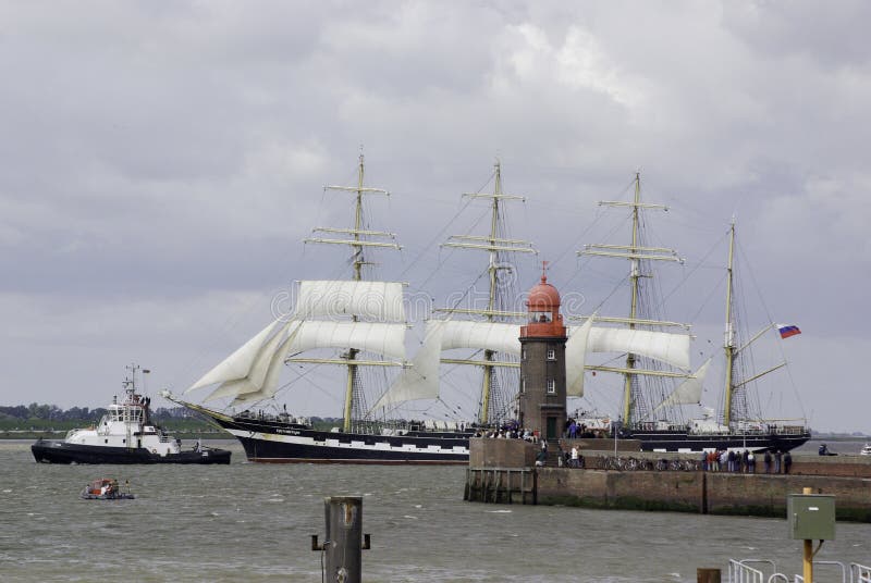 Segelereignis - Russ. Windjammer Redaktionelles Stockfotografie - Bild ...