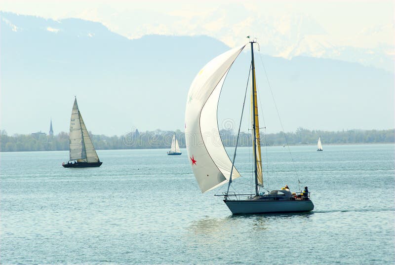 Segeln Auf Den See Constance Stockfoto - Bild von horizont, himmel: 5039904