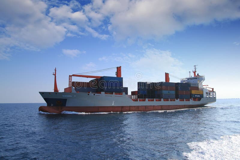 Containerschiff stockbild. Bild von zeile, raffinerie - 33418405