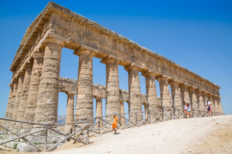 Segesta greek temple editorial stock photo. Image of interest - 99356763