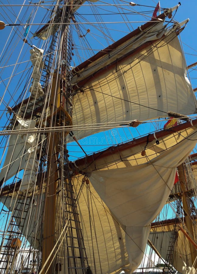 Seglar arkivfoto. Bild av nautiskt, bris, slinga, högväxt - 27691508