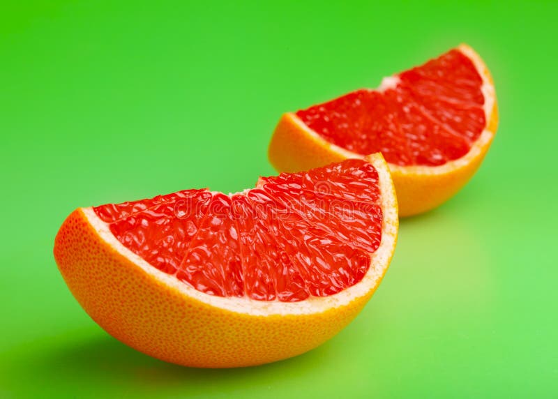 Segment de pamplemousse image stock. Image du rouge, vivacité - 17784003