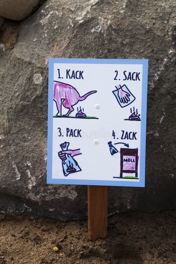 Segno Tedesco Contro La Merda Di Cane Immagine Stock - Immagine di erba ...