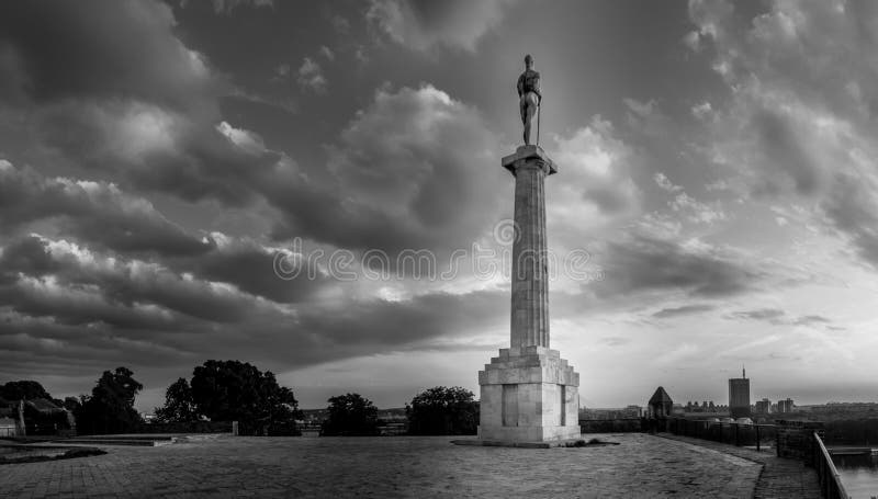 Segrare Symbol Av Belgrade, Serbien Redaktionell Foto - Bild av utomhus ...