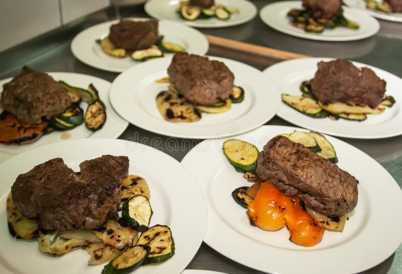 Segundo plato imagen de archivo. Imagen de jugoso, adorne - 27802643