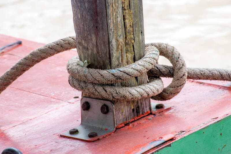 Seil stockbild. Bild von knoten, plattform, segeln, marinesoldat - 96476139