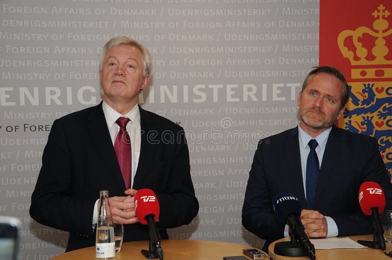 SEITA ESTRANGEIRA DE DAVID DAVIS COM ANDERS SAMUELSEN Fotografia ...