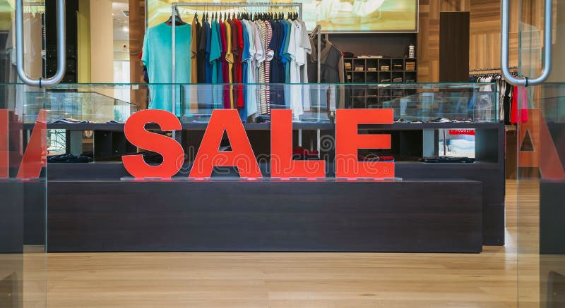 Seizoengebonden Kortingen in De Opslag Rode Banners Met Tekstverkoop Op ...