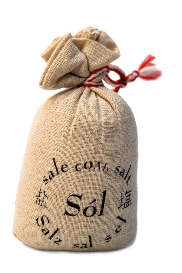 Sel dans le sac de toile photo stock. Image du biologie - 12665552