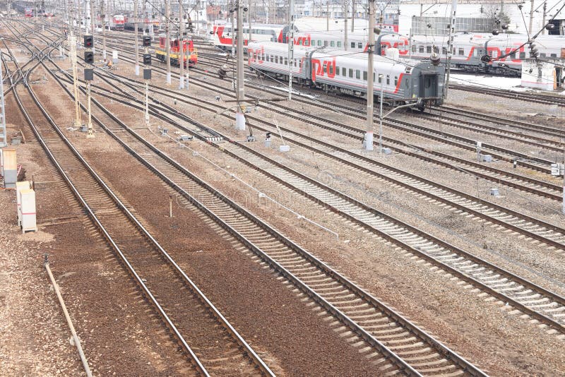 Selective Electric Train Electrification System. Ground Contact Network ...