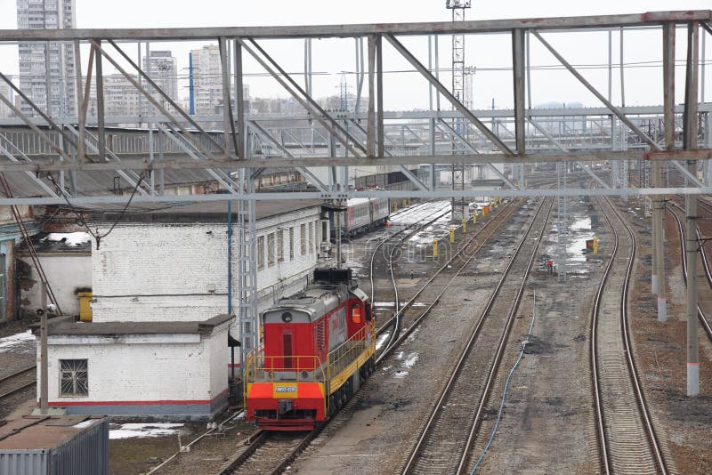 Selective Electric Train Electrification System. Ground Contact Network ...