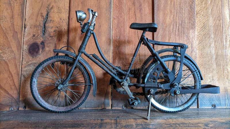 Selective Focus Miniature Onthel Ontel Bicycle Stock Photos - Free ...