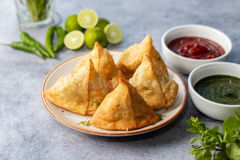 Selective Focus Samosa, Spiced Potato-filled Pastry, Crispy, Savory ...
