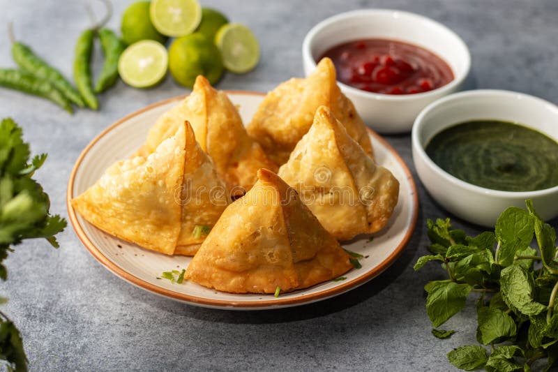 Selective Focus Samosa, Spiced Potato-filled Pastry, Crispy, Savory ...