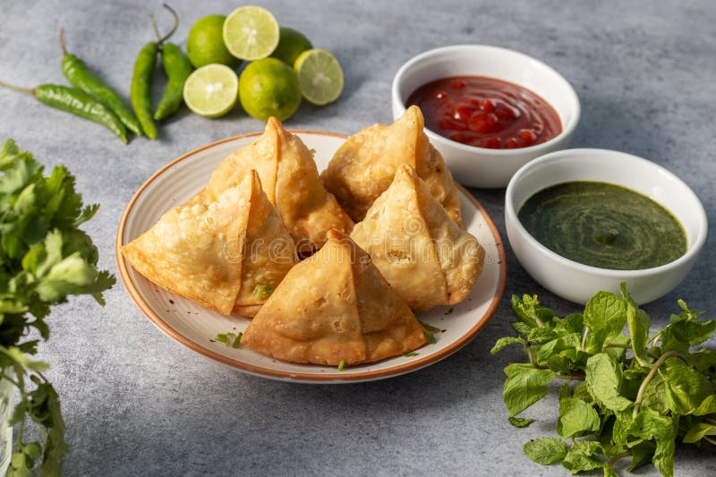 Selective Focus Samosa, Spiced Potato-filled Pastry, Crispy, Savory ...