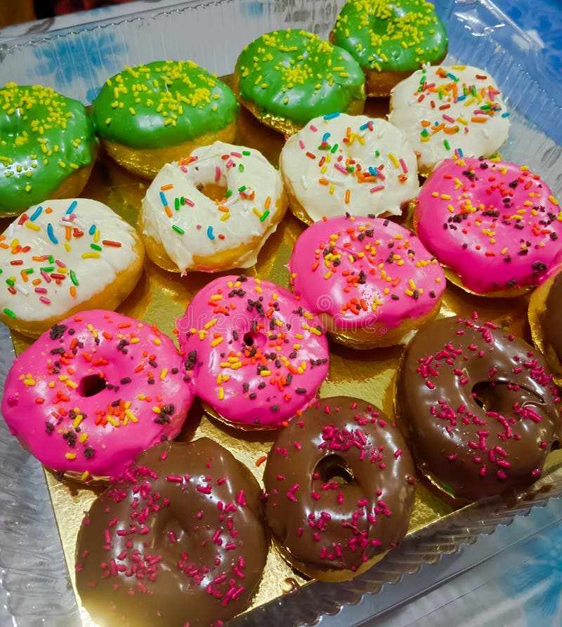 Dounat Stock Illustrations – 8 Dounat Stock Illustrations, Vectors ...