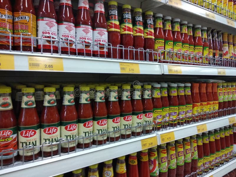 Salsa De Chile Y Tomate Envasado Para La Venta En Botella De Vidrio ...