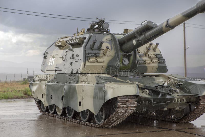 Self-propelled howitzer stock image. Image of machine - 161182121