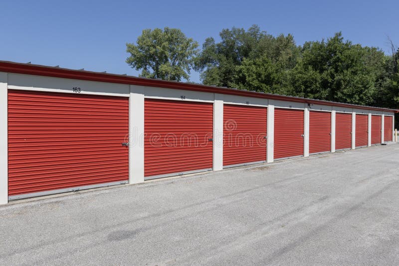 Self Storage and Mini Storage Garage Units. Personal Warehouse Lockers ...