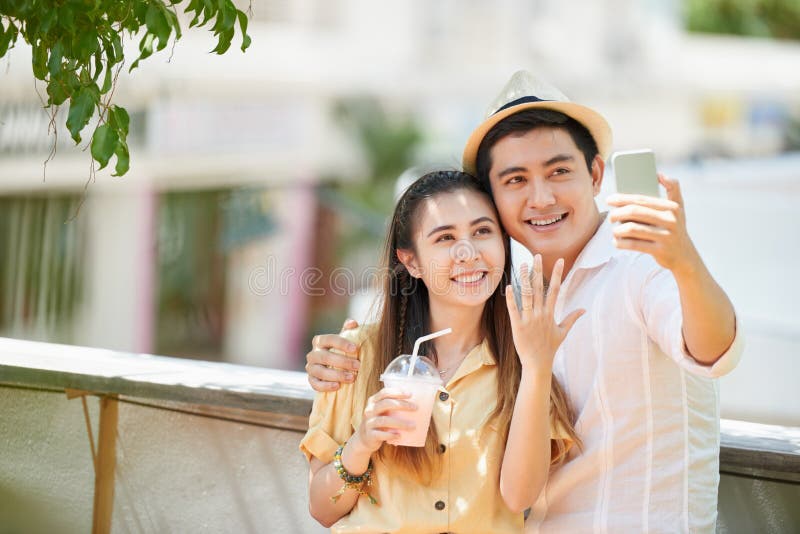 Selfie with Engagement Ring Stock Image - Image of showing, girlfriend ...