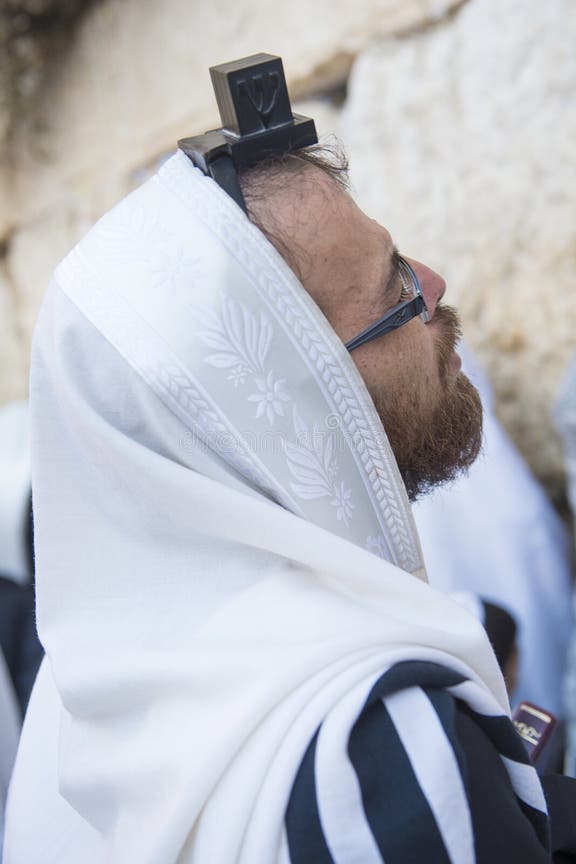 Selichot editorial image. Image of prayer, selichot, kippa - 27834615