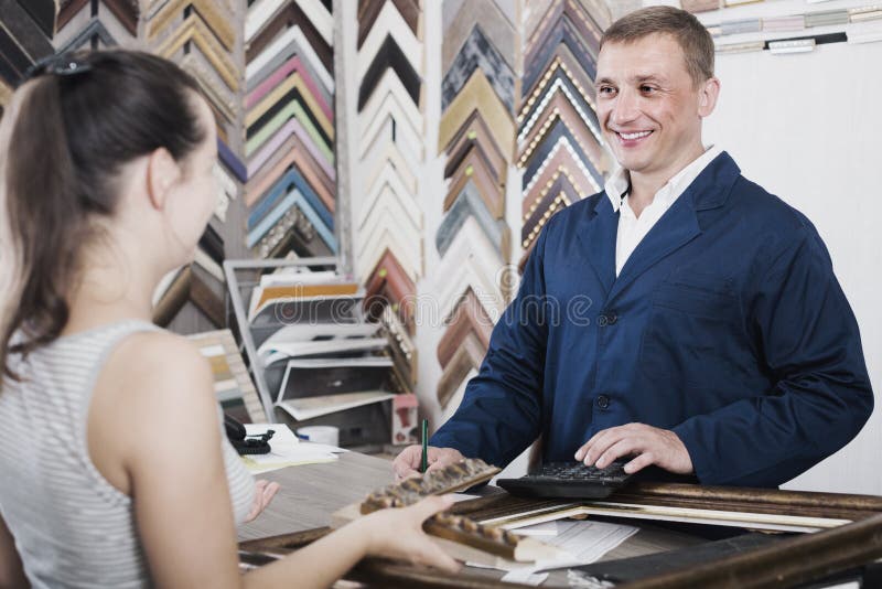 Seller talking to customer stock photo. Image of assistant - 89938488