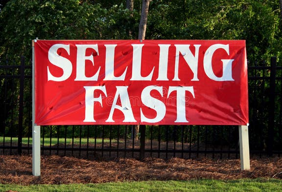 Selling Fast sign stock image. Image of quickly, neighborhood - 890705