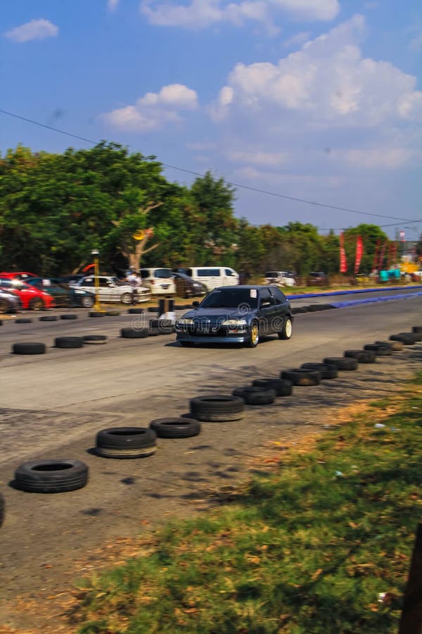 Honda Civic Si EF Drag Car Racing on Local Drag Strip Editorial Photo ...