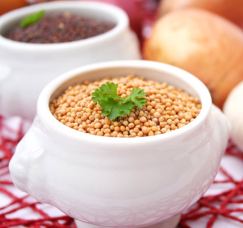 Semi di senape immagine stock. Immagine di spezie, cottura - 37187543