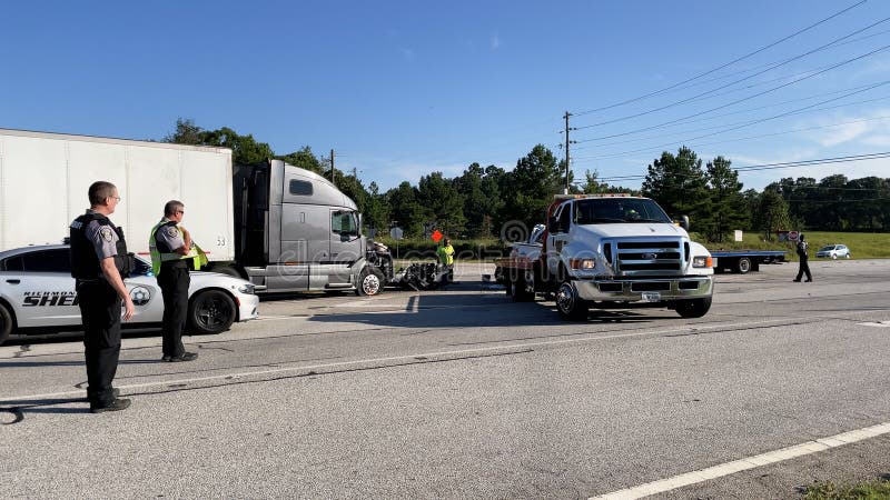 Semi Truck and Pickup Truck Collision Sequence 9 of 22 Editorial Photo ... Semi Truck and Pickup Truck Collision Sequence 9 of 22 Editorial Photo ...