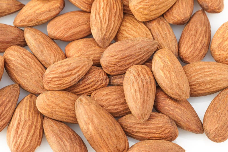 Semilla Pelada De La Almendra En El Fondo Blanco Imagen de archivo - Imagen de fresco, almendra ...