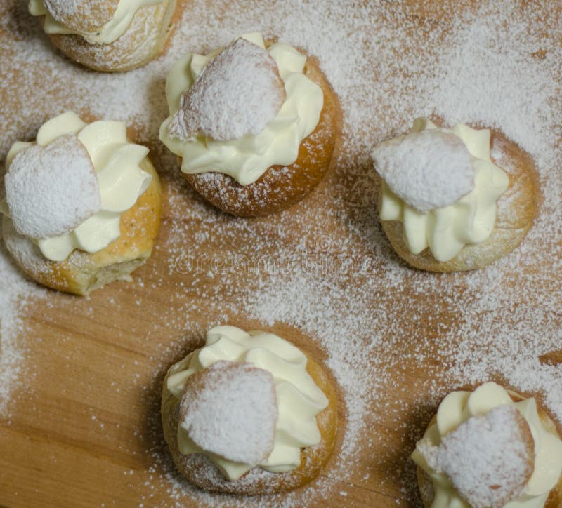 Semla - Traditionell Svensk Bulle Fotografering för Bildbyråer - Bild ...