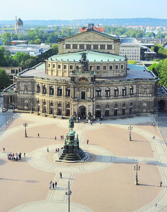 Semper Opera House editorial stock photo. Image of built - 40854648