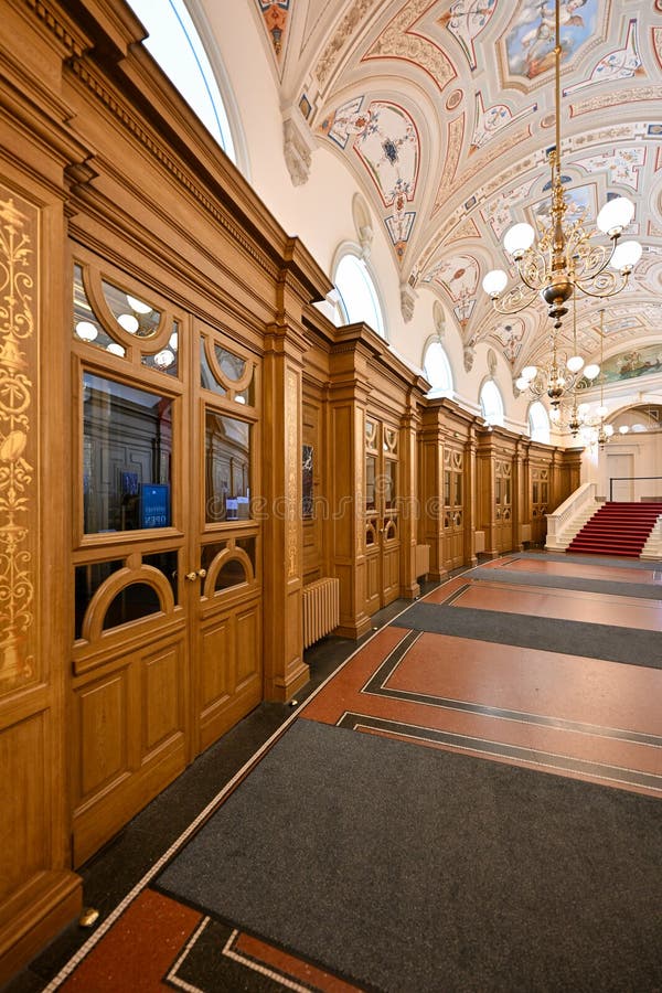 Semper Opera House - Dresden, Germany Editorial Photo - Image of guided ...