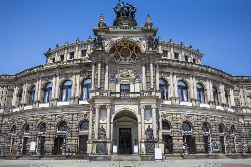 Semperoper (opera) Dello Stato Di Saxon Dresda, Germania Immagine Stock ...