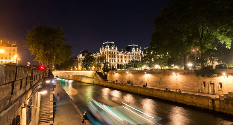 Sena river in Paris stock image. Image of france, fountain - 66328837