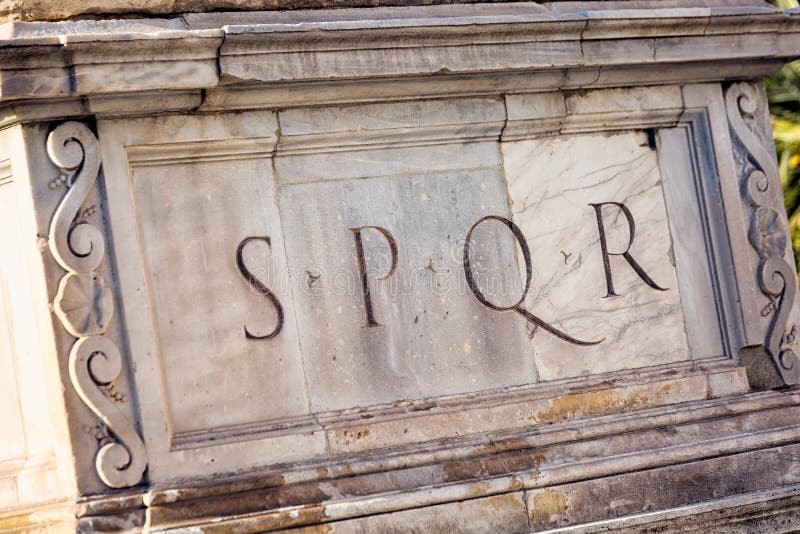 Senatus PopulusQue Romanus foto de archivo. Imagen de muestra - 97102508