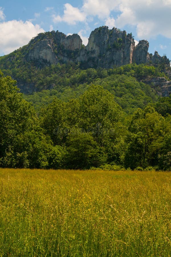 Seneca Rocks, West Virginia Stock Image - Image of mountain, west ...