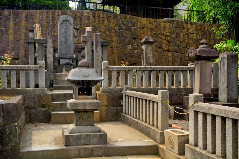 Sengaku Temple, Tokyo, Japan Editorial Photo - Image of recite, faith ...